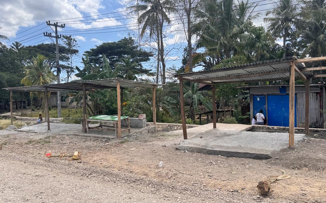 DSMJM oferese materiál harii barraka fa’an ikan iha Maliana - TATOLI ...