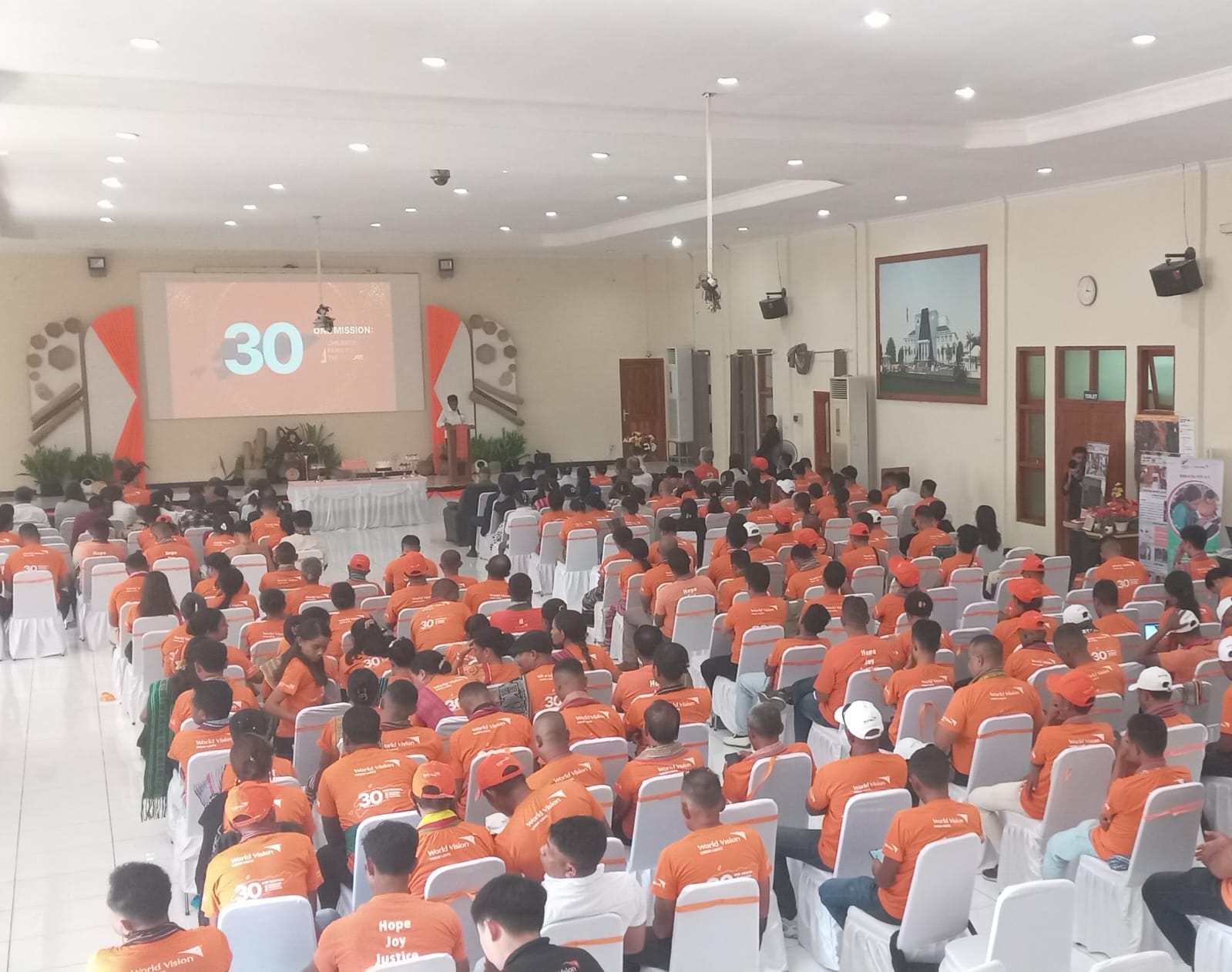 World Vision nia dedikasaun durante tinan 30 apoiu tebes ...