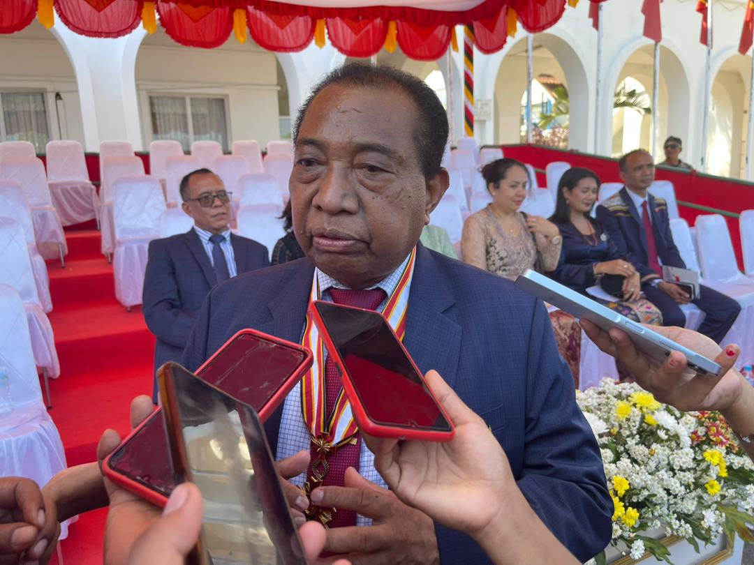 Estadu atribui Medalla Orden Timor-Leste ba Antigu Reitór Francisco ...